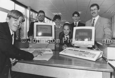 38091572-Pictured with two of their new computers for Scalby School ...