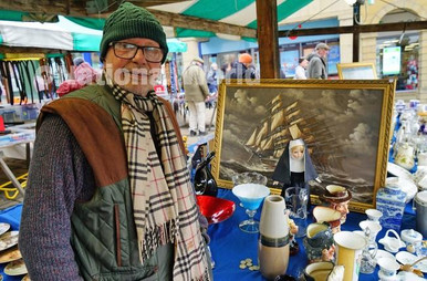 39673713-Chesterfield Flea market. Maurice Thorpe, ornaments - Iconic ...