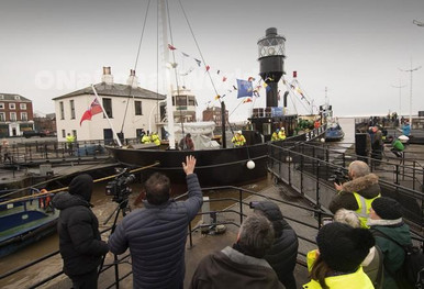 39676414-Following its major restoration, the Spurn Lightship is moved ...