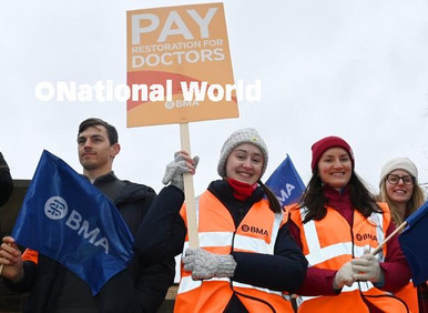 39678449-WIGAN - 13-03-23 Junior doctors and supporters on the picket ...