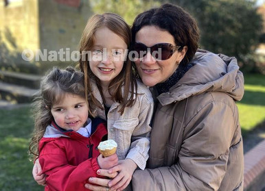 39687556-Deanne right with daughter Una left with niece Orla Manson ...