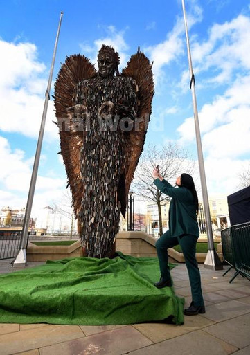 39691370-The Knife Angel Statue comes to City Square, Bradford ...