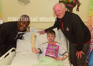 39693623-Ex-Sunderland footballers Gary Bennett and Micky Horswill ...