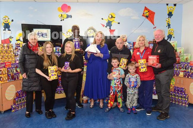 39693619-Ex Sunderand footballers Gary Bennett and Micky Horswill with ...