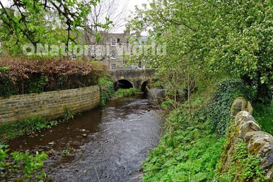 39707429-Spotlight on Peak District village Baslow. Barbrook Bridge and ...