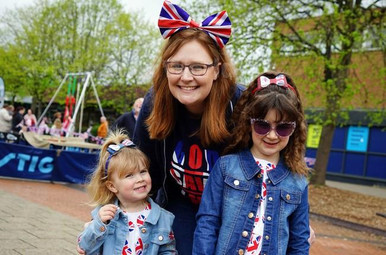 39708269-Coronation party. Staveley coronation party. Briony, Maddie ...