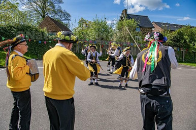 39711816-Harthill Morris Dancers entertain at Mosborough s Community ...