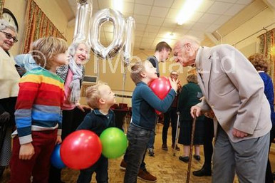 39376406-From left, Devon Smith, 8, Frank Handley, 4, and Henry Handley ...