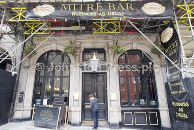 36072217-22 03 2018. Mitre Bar, High Street, Edinburgh. - Iconic Media ...