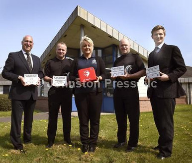 37651990-Pic Lisa Ferguson 24 04 2019 L-r Andrew Smith St. John ...
