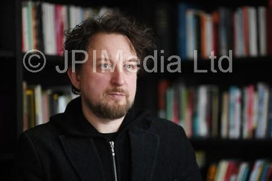 38392032-John Devlin 03 12 2019. GLASGOW. Portrait of author, Ewan ...
