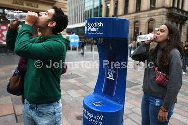 37983491-John Devlin 22 07 2019. GLASGOW. BUCHANAN STREET. TOP UP FROM ...