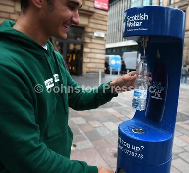 37983492-John Devlin 22 07 2019. GLASGOW. BUCHANAN STREET. TOP UP FROM ...