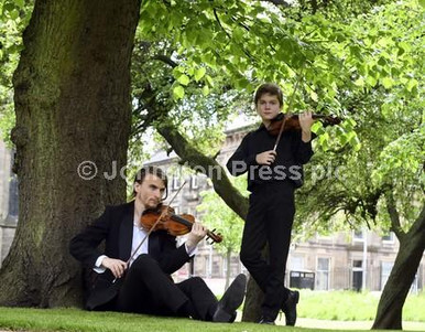 37737475-Pic Lisa Ferguson 22 05 2019 Viktor seifert playing Sherlock violin and moriarty violin ...