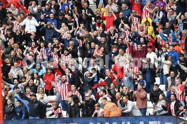 39526580-Sunderland fans. Safc 1-1 Ccfc Stadium Of Light 31-07-22 ...