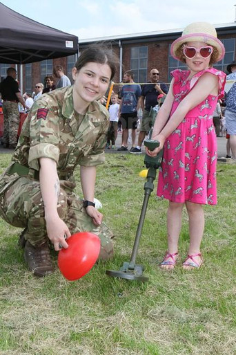 39717427-Wingerworth Armed Forces event, Amelia Thorpe from 106 Field ...