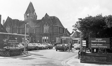 39718111-RETRO 1980s Wigan Infirmary entrance - Iconic Media Group ...