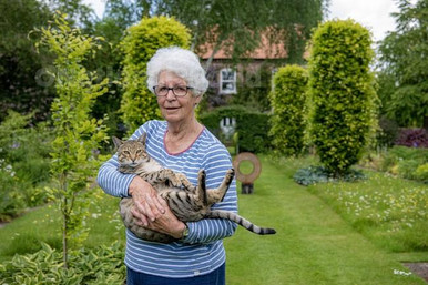 39719439-Vanessa Cook with Douglas, the sites favourite cat at ...