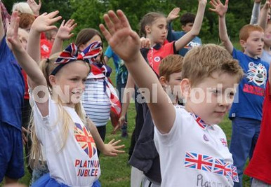 39453550-Duckmanton Primary pupils learn their jubilee dance ...