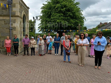 39727238-Relatives of children who made their First Holy communion ...