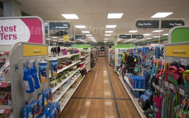 39729331-Opening of Leeds Birstall Pet Care centre Pets at Home ...