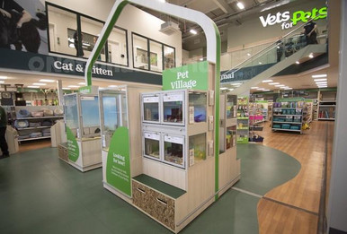 39729330-Opening of Leeds Birstall Pet Care centre Pets at Home ...