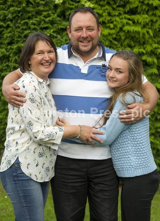 31258255-09 08 2015, TSPL Shift. Scott Reid with stepdaughter Emma and ...