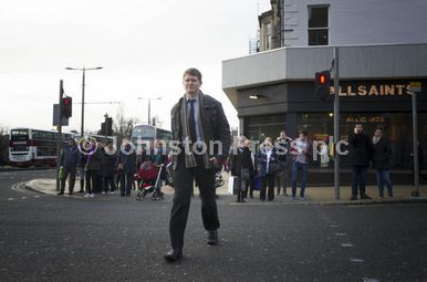 29812041-JP Licence The green man on the pedestrian crossing at the ...
