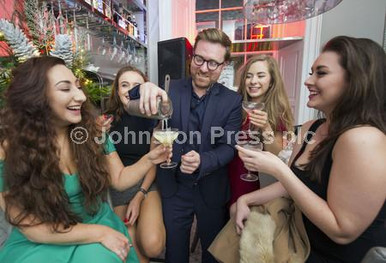 31996287-18 11 15. TSPL Shift. Director of The Drink Cabinet UK, Andy ...