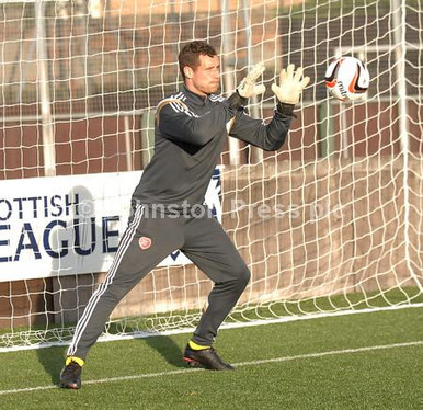 28470055-STENHOUSEMUIR V. HEARTS, 26. 8. 14. HEARTS RECENT SIGNING ...
