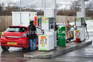 29712162-Photographer Ian Georgeson, 07921 567360 Asda petrol prices ...