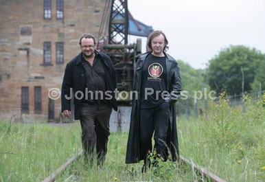 26728301-PICTURE TOBY WILLIAMS: 07920841392 : Peter Roobol and James ...