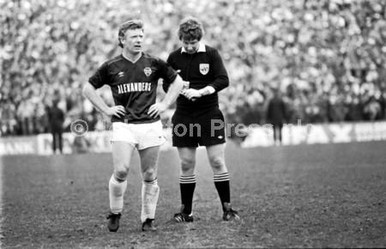 20378070-Player-manager Alex McDonald substitutes for Gary Mackay ...