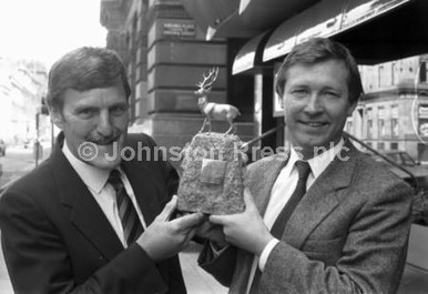 20378163-TV football commentator Jimmy Hill left with Aberdeen FC ...