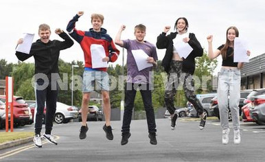 39546813-Oxclose Community Academy pupils celebrate their GCSE exam ...