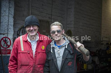 27786624-28th May 2014, Mechanics Dan Thompson and Gary Kerr at their ...