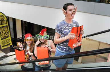 28780948-JP License Student Lock-In at Princes Mall Shopping Centre. In ...