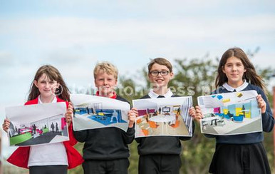28881033-Photographer Ian Georgeson, Kids from local Primary schools ...