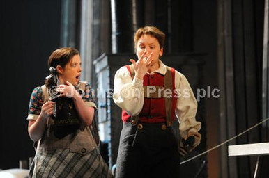 23625936-Hansel and Gretel at the Kings Theatre , Glasgow. A new ...