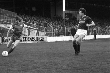 20378753-Hibs Ralph Callaghan and Hearts Sandy Jardine in action ...
