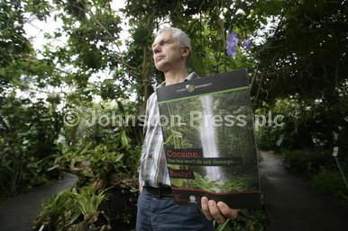 25180869-Dr Ian Edwards head of the Talking Science project who are ...