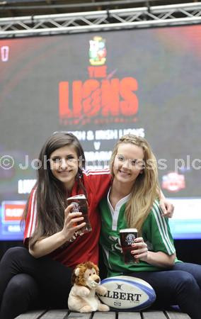 24622795-30. 5. 13 Edinburgh. l-r Eve Albrow and Aileen Conway at The ...