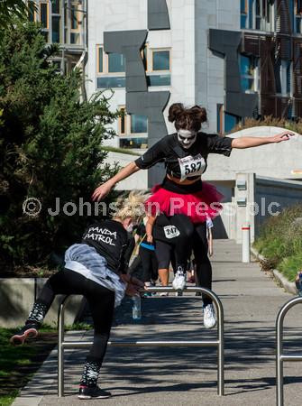 25702149-Pic: Dee Johnston The RoadBlock Run is a fun, friendly and ...