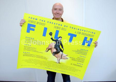 25721756-PIC PHIL WILKINSON. TSPL JOHNSTON PRESS Irvine Welsh ...