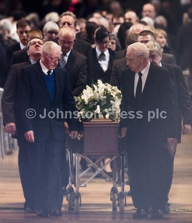 30286734-EN on shift The funeral of former Hearts and Tottenham ...