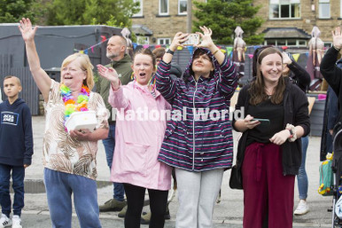 39803119-Shelf Gala parade. From the left, Jo Loach, Kelsey Shanks ...