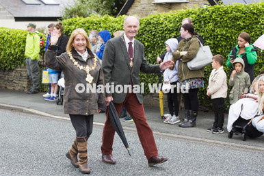 39803115-Shelf Gala parade. Deputy Mayor of Calderdale councillor Sue ...