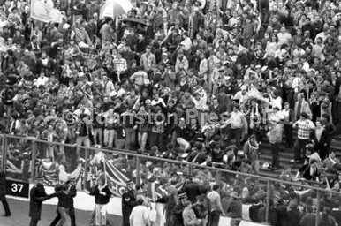 20379287-Scotland v England May 1985 - Crowd trouble breaks out during ...