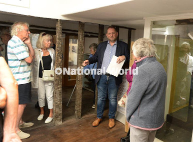 39845336-Chris Hamby led a tour of the Three Cranes building during the ...