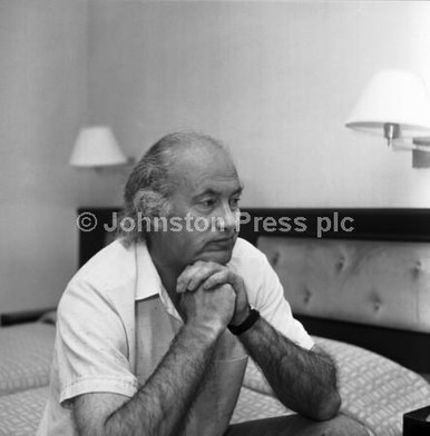 20379483-Scottish stage and TV actor Iain Cuthbertson in his hotel room ...